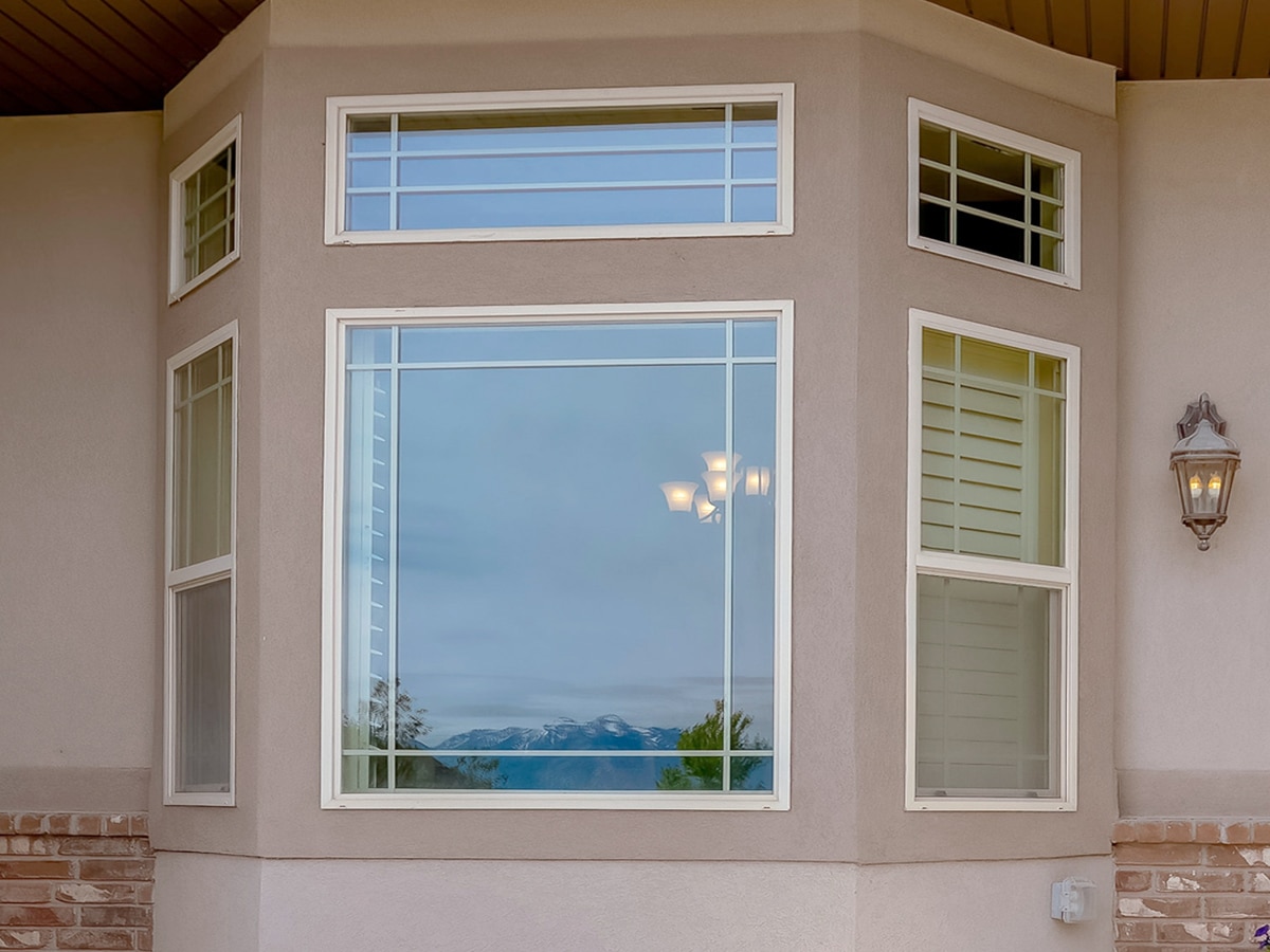 8 Inspiring Bay Window Treatment Ideas | Norman Canada