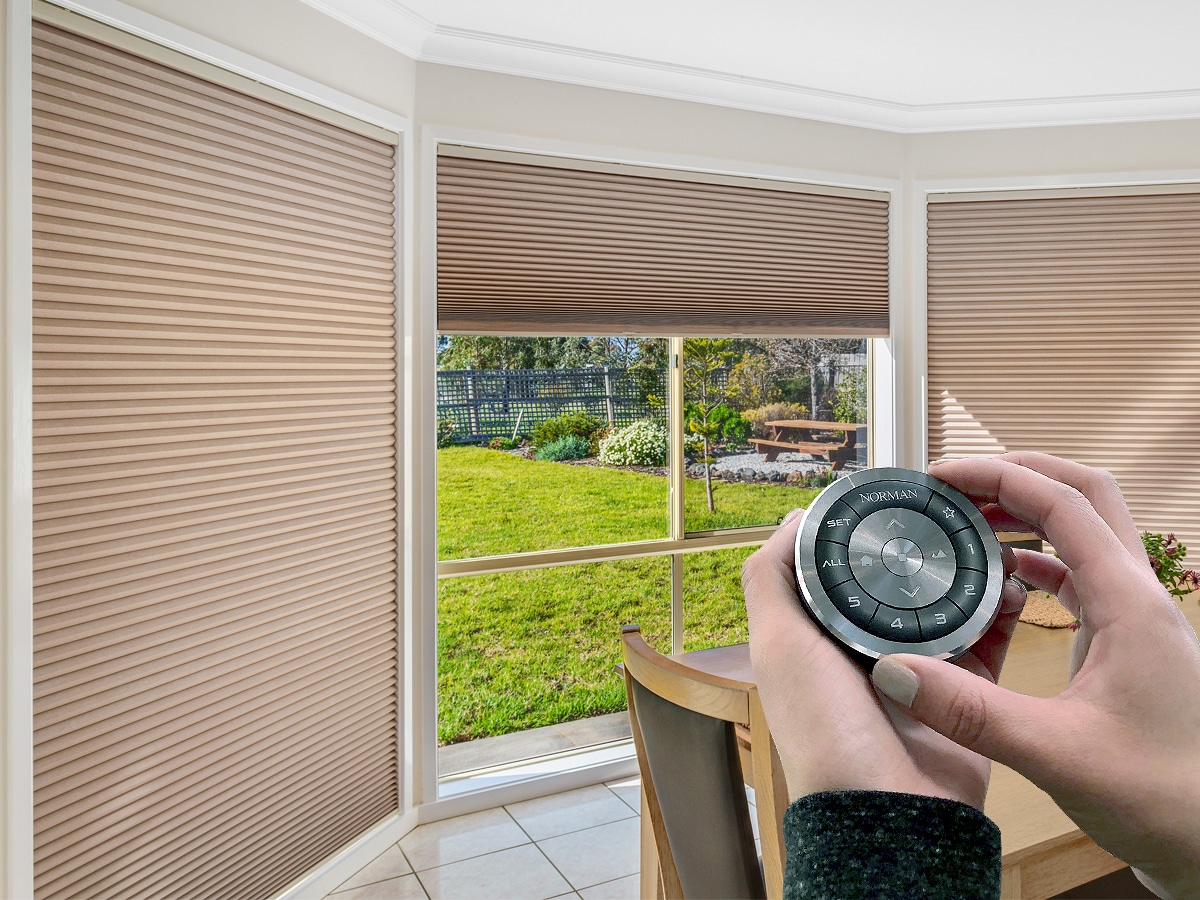 8 Inspiring Bay Window Treatment Ideas | Norman Canada