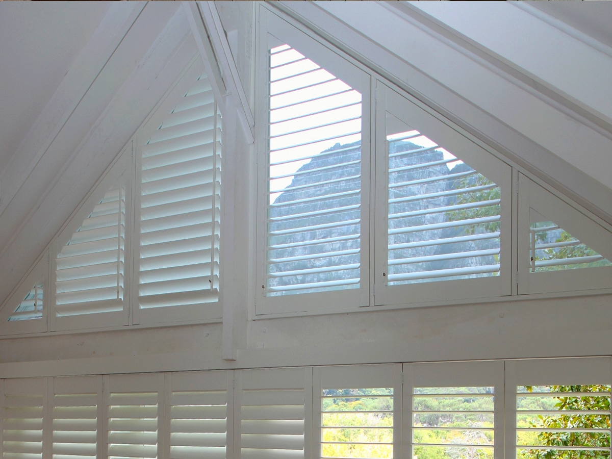 The Best Angled Window Treatment Ideas | Norman Canada